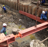 ให้เช่ารถแบคโฮไวโบร ตอก ถอนชีทไพล์ sheetpile king post เหล็ก Barcing งานป้องกันดินพัง